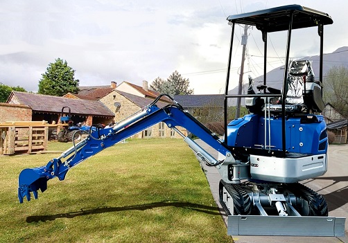 Mini tracked excavator